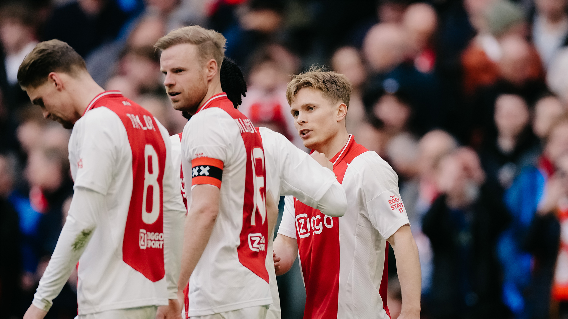 Ajax gana en casa y consolida su liderato en la Eredivisie