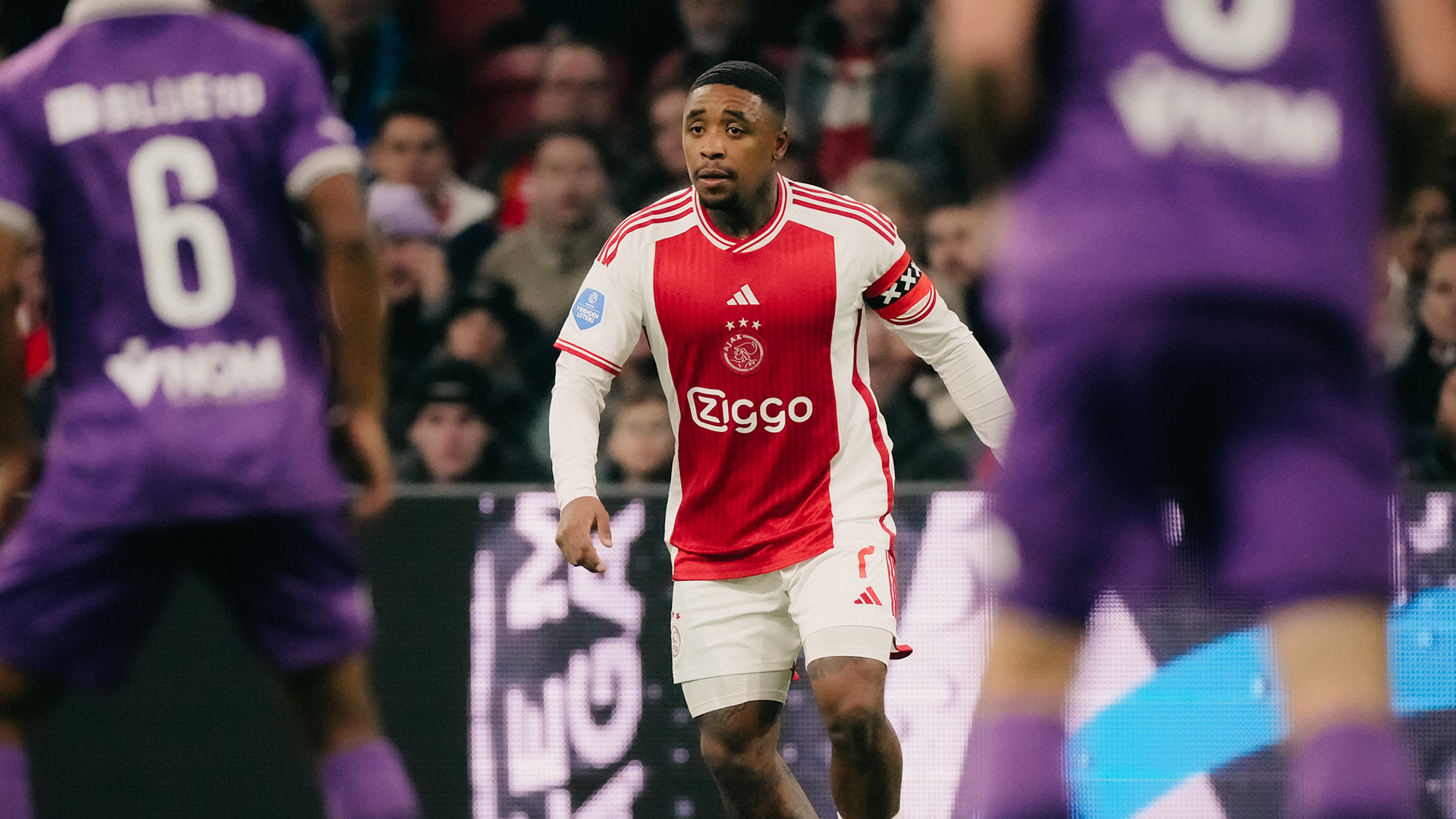 Victoria en casa ante el Sparta con goles de Brobbey y Bergwijn